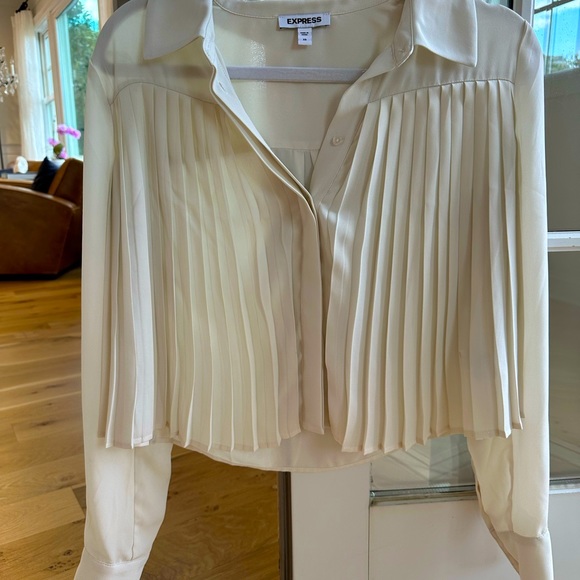 Express | Tops | Express Collared Pleated Crop | Poshmark